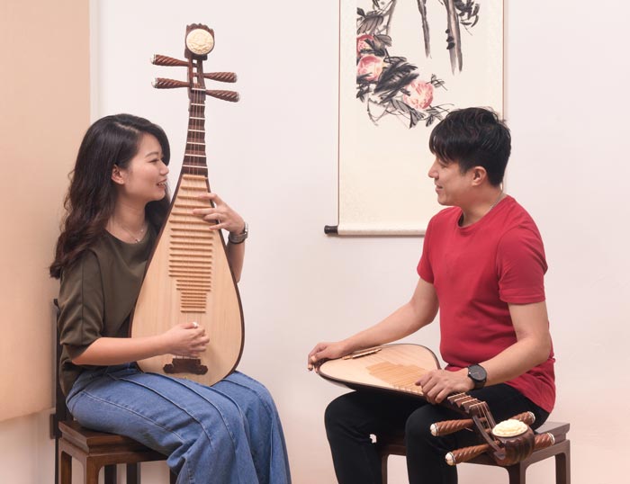Pipa Lessons Singapore | Learn Pipa From Professional Teachers