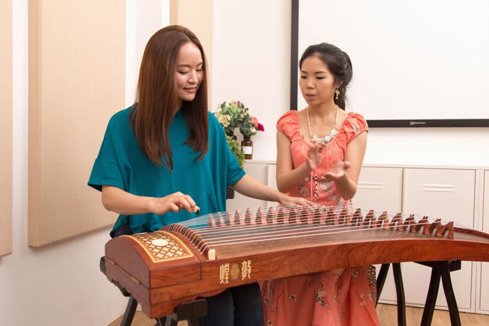 Chinese Instrument Lessons in Singapore | Eight Tones Music School